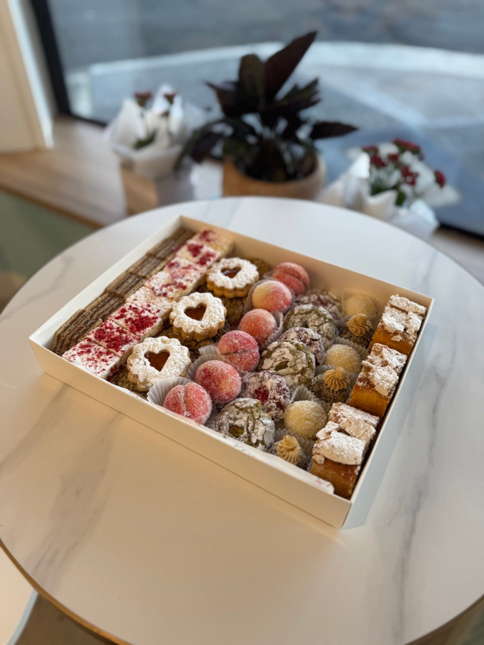 Kolaci assorted box LG