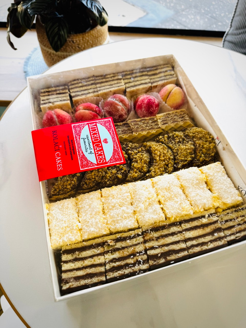 Kolaci assorted box LG